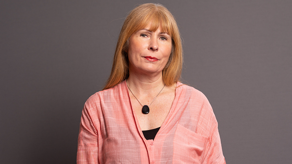 Clare Rewcastle-Brown kini dikehendaki polis | Edisi 9