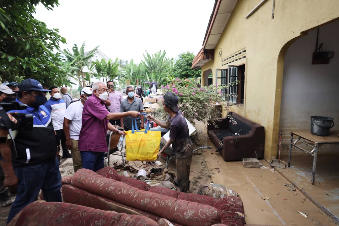 KPLB hulur bantuan segera kepada mangsa banjir di Bangi Lama | Edisi 9