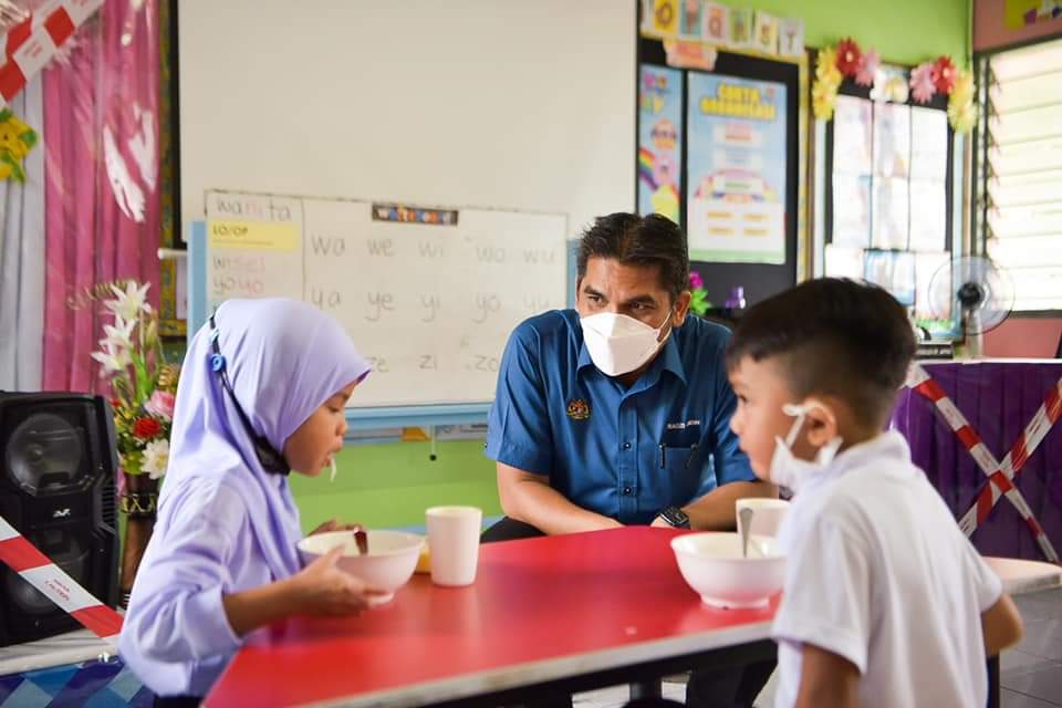 Gambar tular nasi dan kuah bukan makanan RMT - Radzi Jidin | Edisi 9