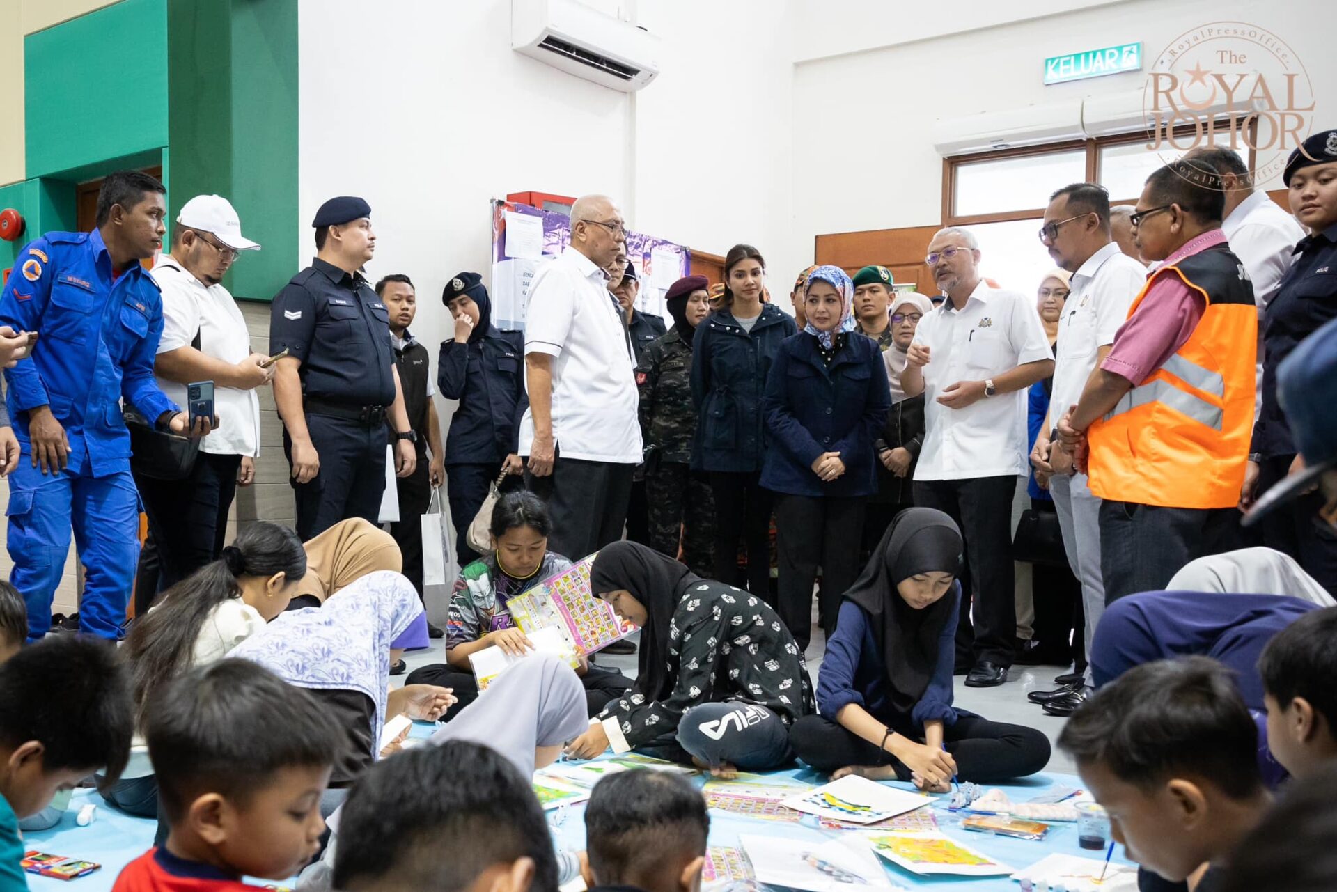 Raja Zarith Sofea beri suntikan semangat kepada mangsa banjir | Edisi 9