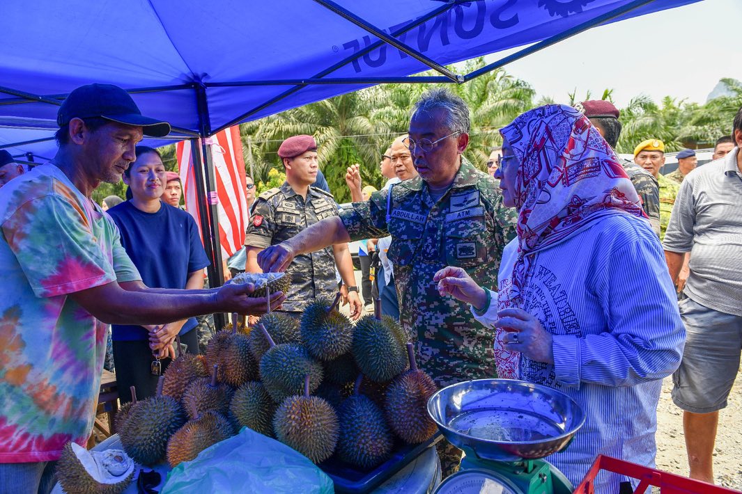 Kembara Kenali Borneo: Agong, Permaisuri santuni masyarakat | Edisi 9