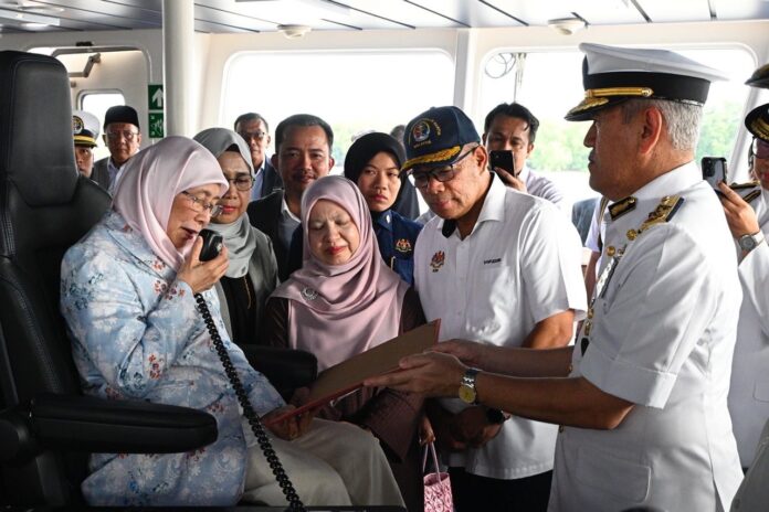 OPV1 dinamakan KM Tun Fatimah, dirasmikan Wan Azizah | Edisi 9